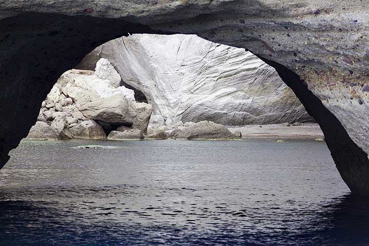 Photos du volcan Milos - archive images | VolcanoAdventures