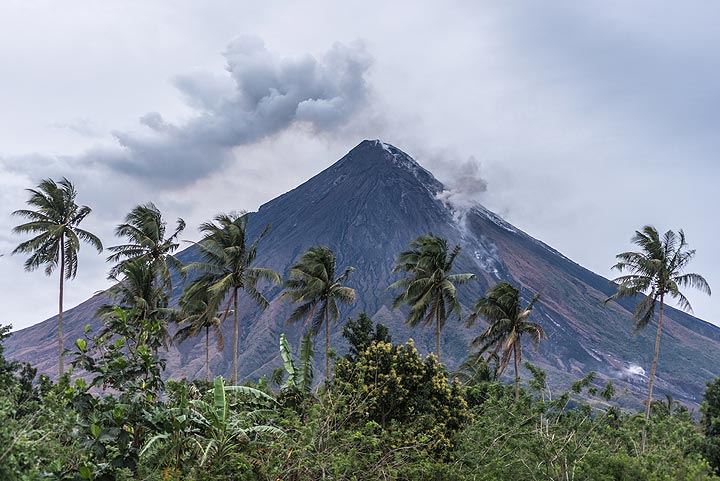 Mayon Volcano Photos - Stock Imagery, Tour Photos, Eruptions, Landscape