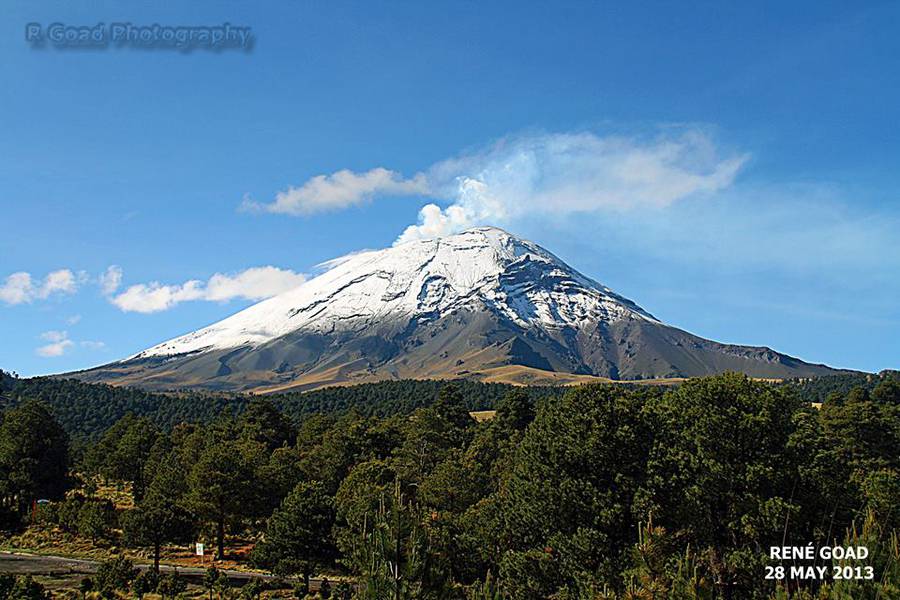 Popocatépetl Volcano Photos - Stock Imagery, Tour Photos, Eruptions ...