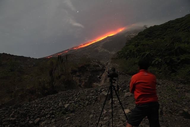 Karangetang Volcano Photos - Stock Imagery, Tour Photos, Eruptions ...