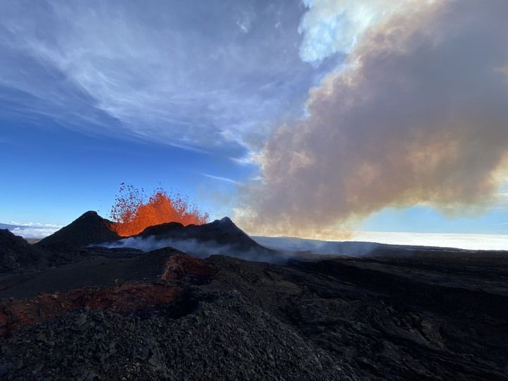 Maunaloa Volcano Update: Lava Flows from Fissure 3 Slowed Down by ...
