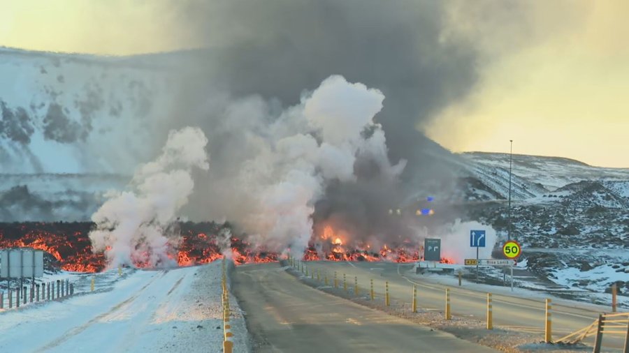Reykjanes volcano update: lava flow cut road | VolcanoDiscovery